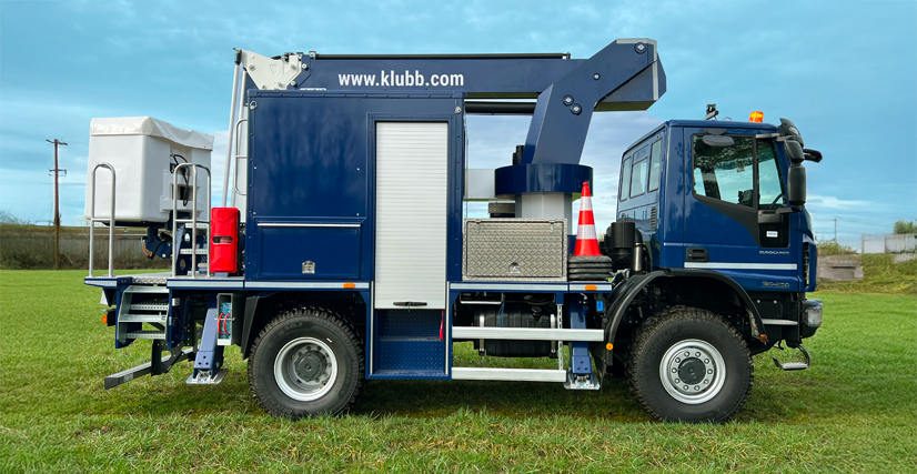 ELEVATING PLATFORMS FOR LIVE LINE WORK: TECHNICAL SOLUTIONS FOR MAXIMUM ...